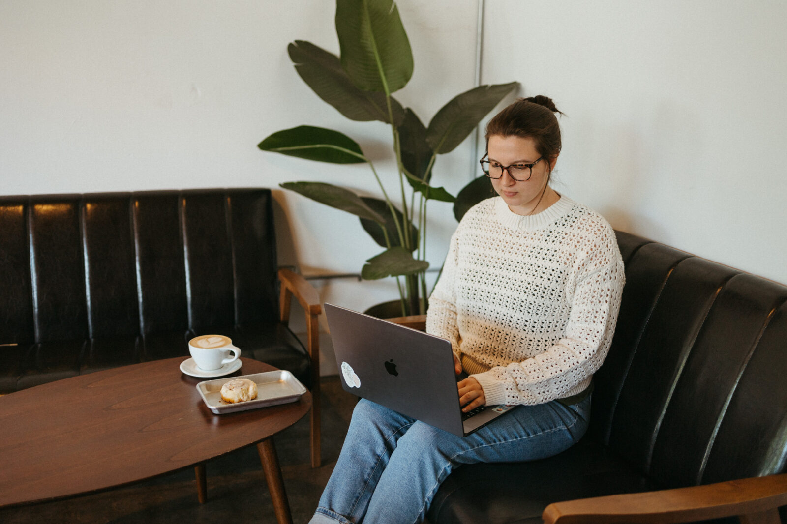 5 Blog Post Ideas for Service-Based Businesses (with Examples)