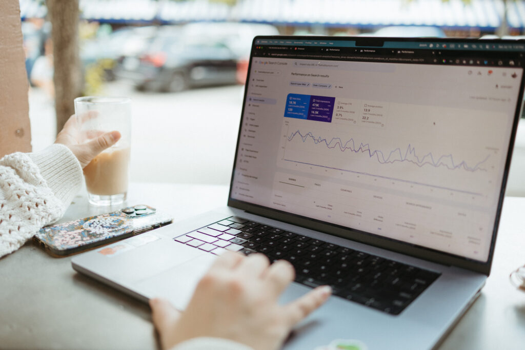 7 Canva Invoice Templates for Small Businesses - The Comma Mama Co.